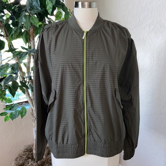 zuda | Jackets & Coats | Zuda Fortitude Windbreaker Bomber Jacket ...